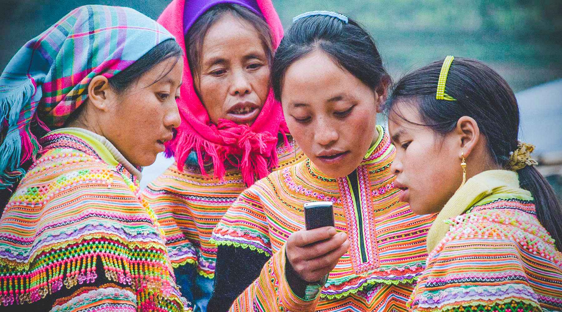 Buying A SIM Card In Vietnam Providers Stores Cost Top Up Activate buying-a-sim-card-in-vietnam-providers-stores-cost-top-up-activate