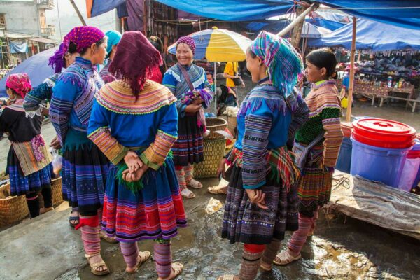 Vietnamese Culture - 15 Traditions you should know | Local Vietnam