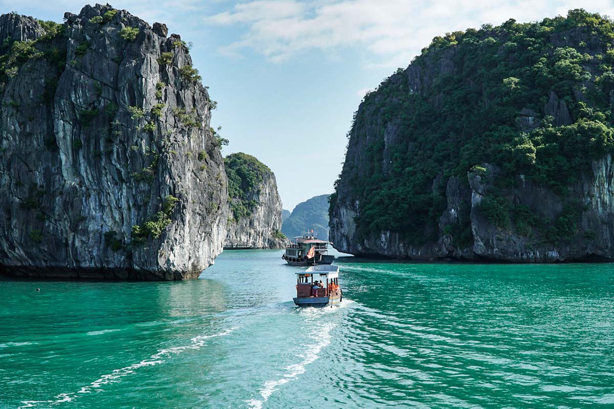 Ninh Binh & Cat Ba - Lan Ha Bay cruise - 3 days | Local Vietnam
