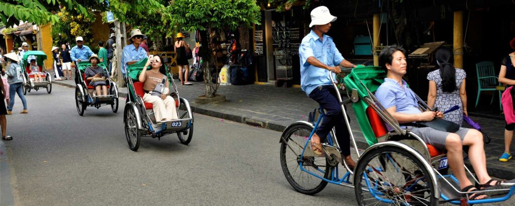 Riding a cyclo in Vietnam - 4 best experiences | Local Vietnam Riding a cyclo in Vietnam - 4 best experiences | Local Vietnam