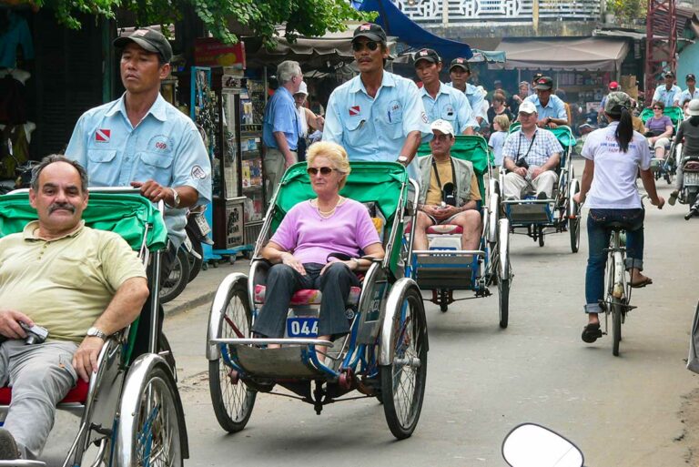 Riding a cyclo in Vietnam - 4 best experiences | Local Vietnam Riding a cyclo in Vietnam - 4 best experiences | Local Vietnam