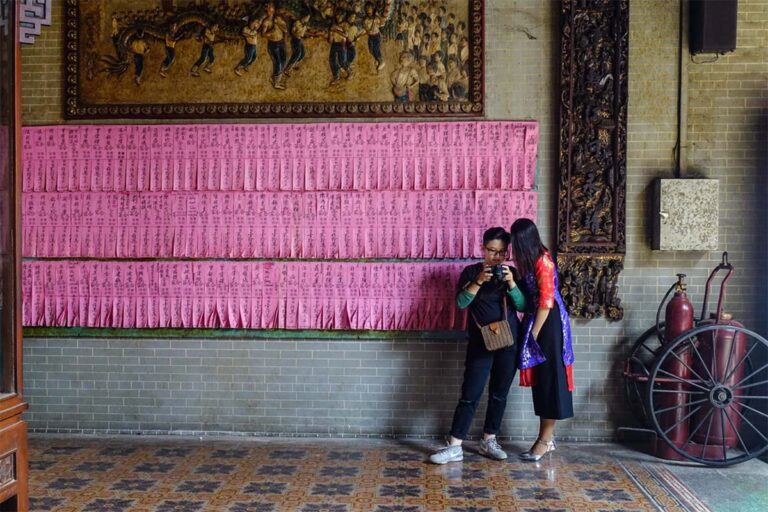 Jade Emperor Pagoda - A Local Guide 2026